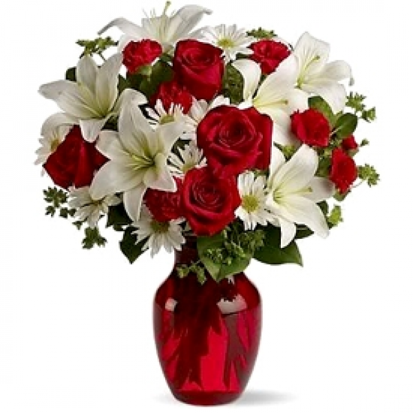 Buchet aniversar de crini albi si trandafiri rosii cu livrare gratuita ...